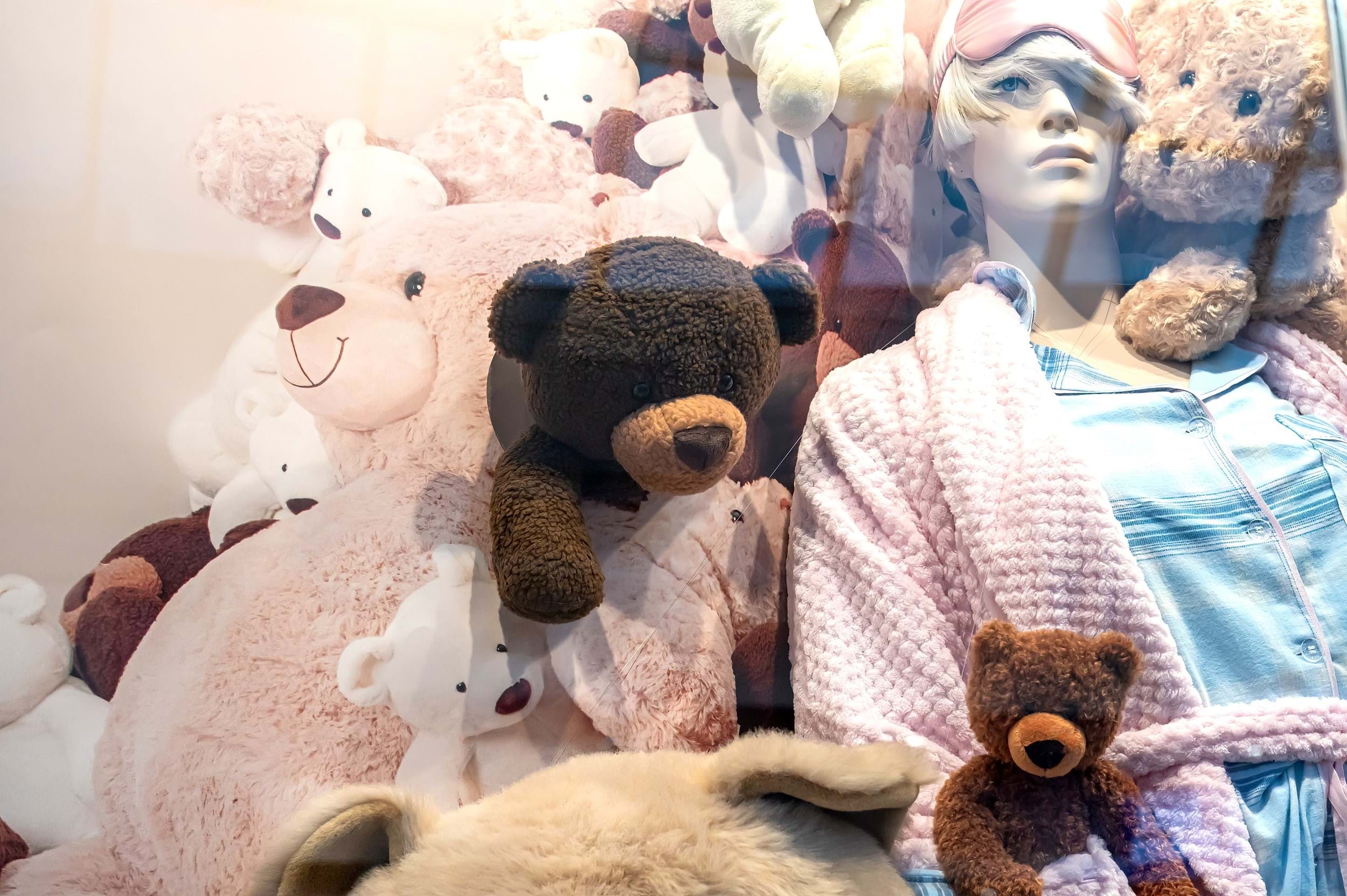 Peter Alexander - Custom Teddy Bears