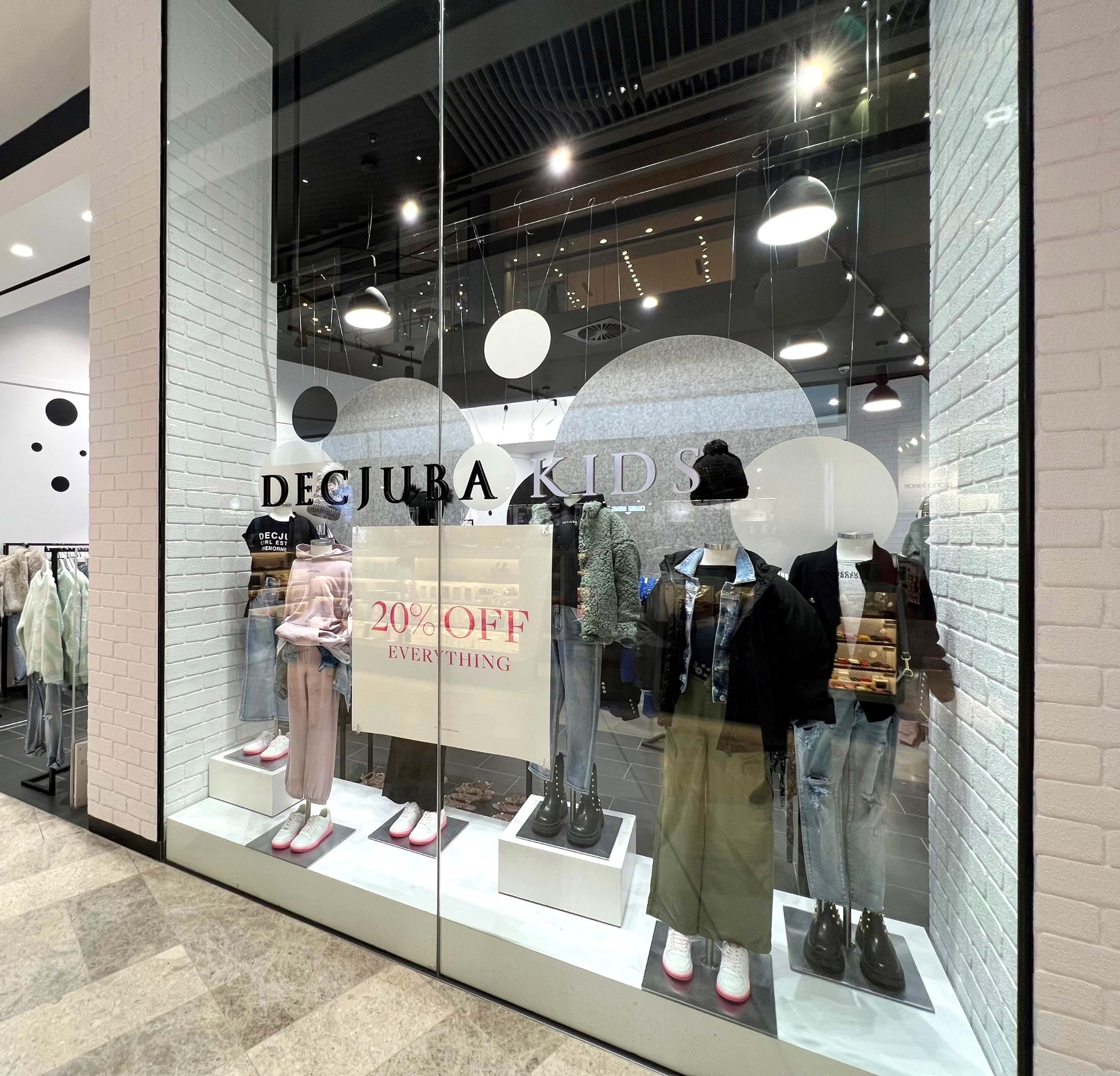 Styleprint x Decjuba Winter 2023 Window Activation